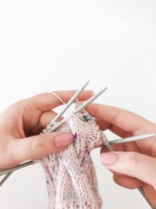 Knitting Tutorial: 10-stitch Left Leaning Cable