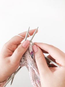 Knitting Tutorial: 10-stitch Left Leaning Cable