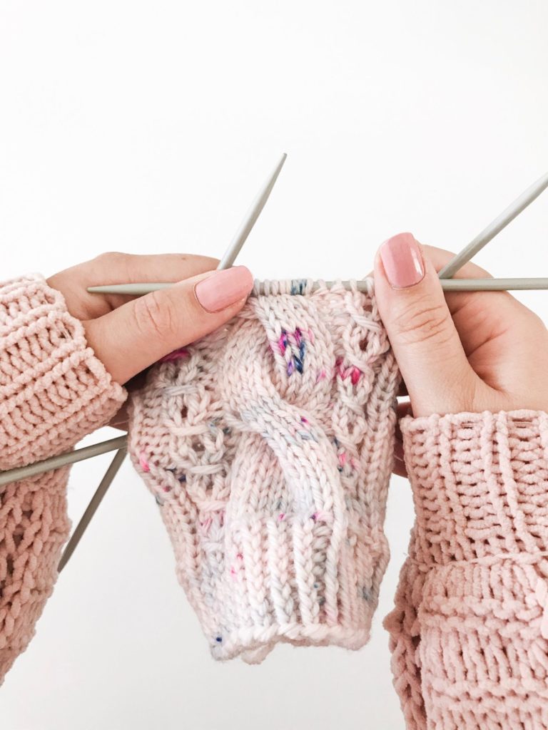 Knitting Tutorial: 10-stitch Left Leaning Cable